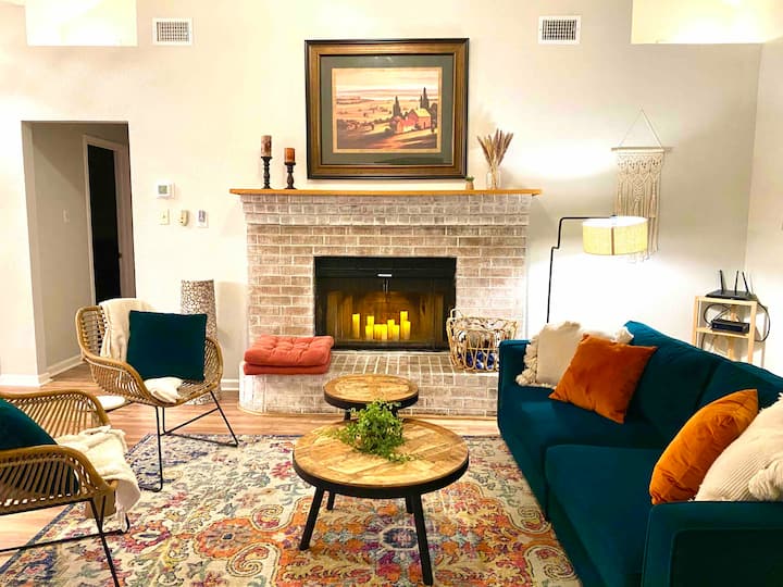 Dfw Gem Near Ft Worth Stockyards At&t Stadium Tcu - Fort Worth, TX