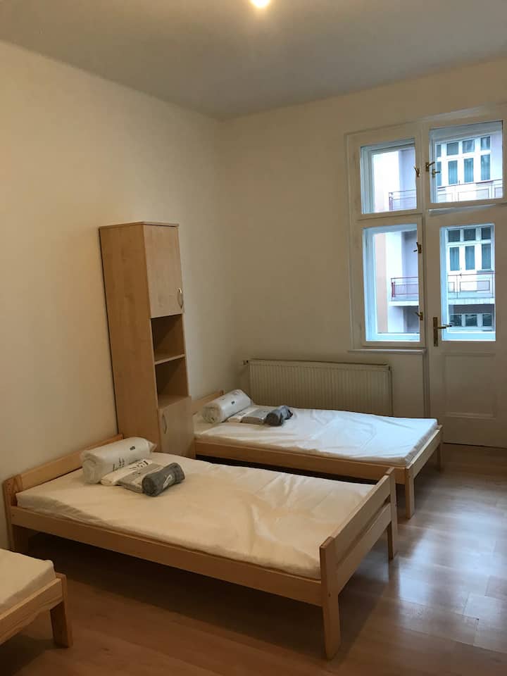 25 Person Apartament In Katowice City Center. - Katowice