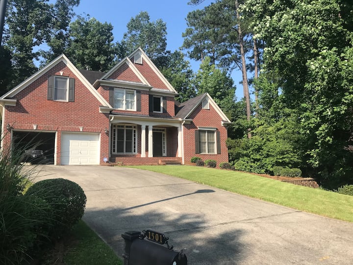 Hidden Cul-de-sac In East Cobb - Marietta, GA
