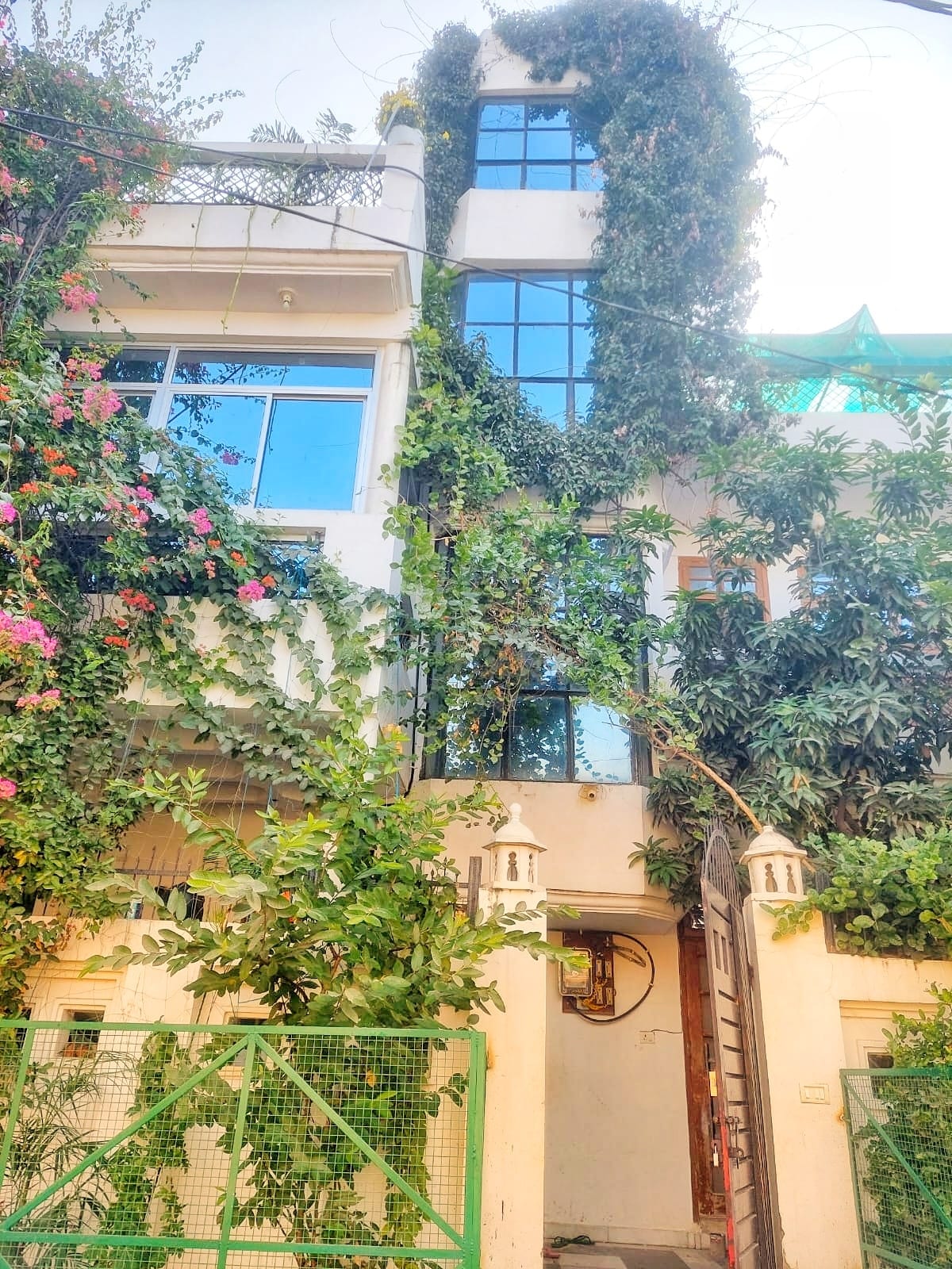 Lucknow Holiday Rentals & Homes - Uttar Pradesh, India | Airbnb