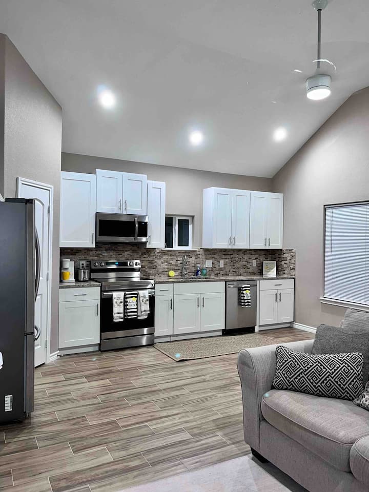 Lemon Lodge - New Construction Near Lake Conroe - Conroe, TX