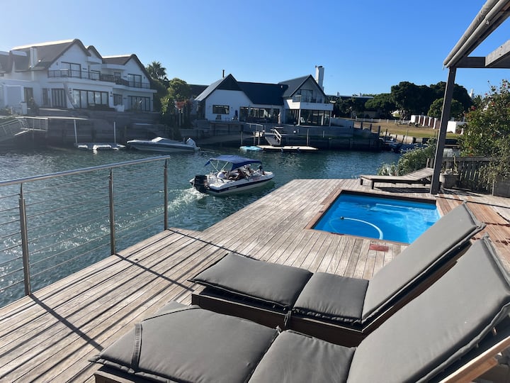 Prime Position Canal Front 4 Bedroom House - Saint Francis Bay