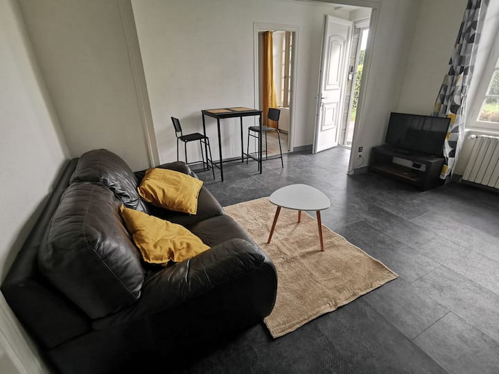 Appartement T2 Avec Jardin Ensoleillé - Fougères