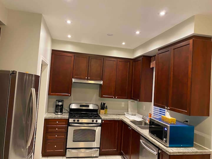 Adorable Ajax House For Rent - Ajax