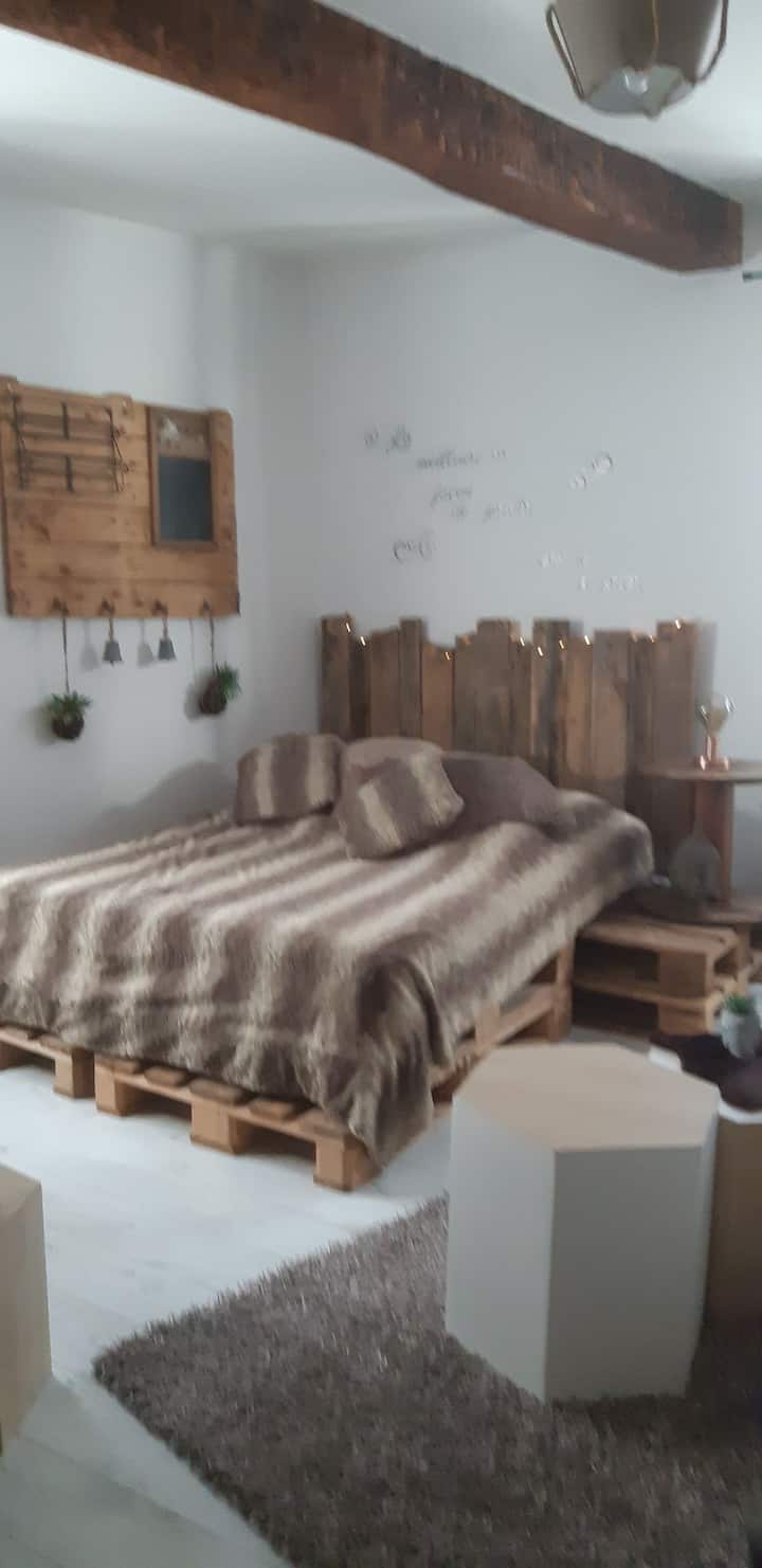 Chambre Meublee  Pour  2 Personnes - Fayence