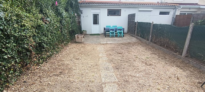 Maison De Ville De 120 M2 - 4 Chambres - Jardinet - Dax