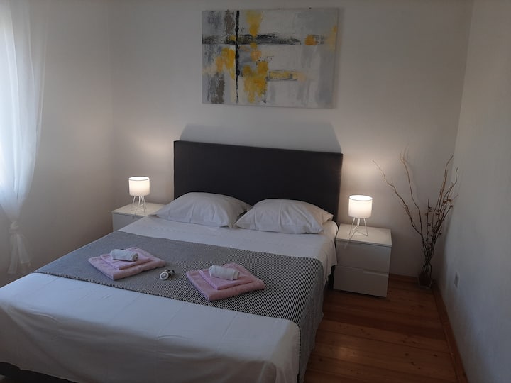 Apartman Baška Blizina Mora I Svih Sadržaja - Baška