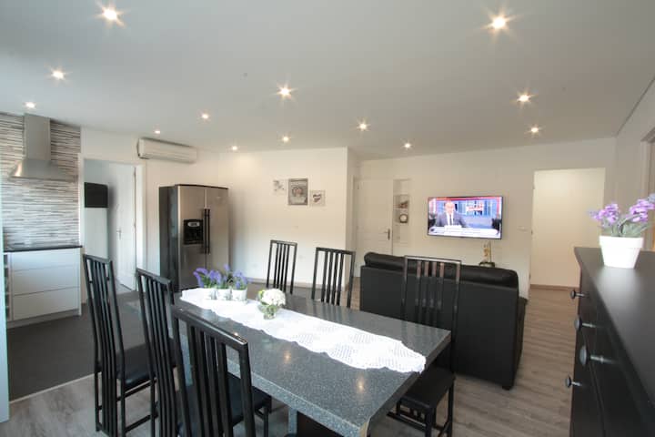 Luxurious 2 Bedroom Apt. Center Of Vila. - Furnas