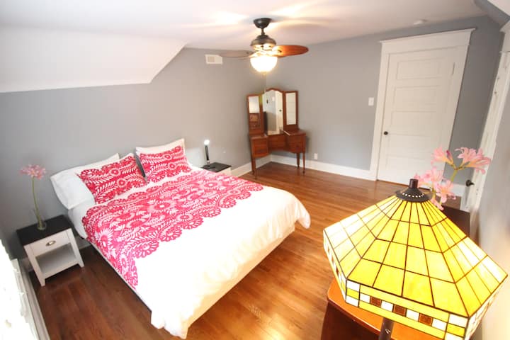 Entire Suite With Private Bath, With A View - Urbana, IL