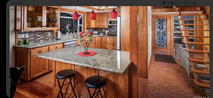 Stunning Lakefront Cabin In Beautiful North Bay! - Lake Arrowhead, CA