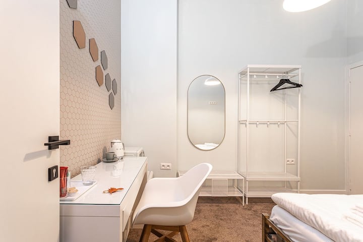 Single Room 5 - Antwerp, Belgium