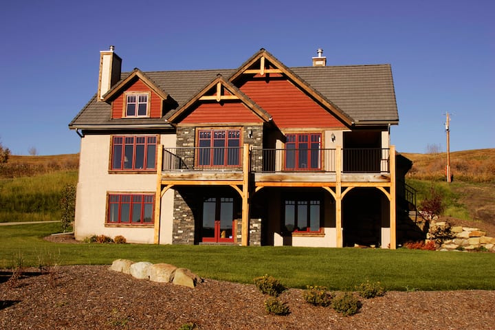 Rocky Mountain Foothills Luxury Home - Black Diamond