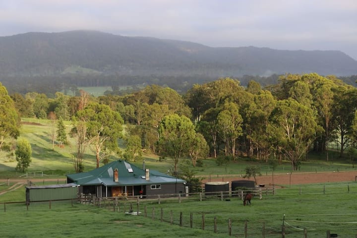 Woodmount Ridge Farmstay - Paxton
