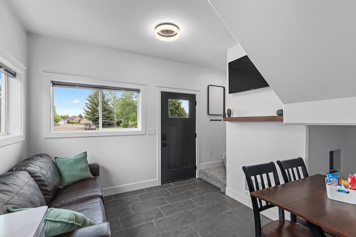The Idaho Falls Tiny House (Sleeps 5) - Funland, Idaho Falls