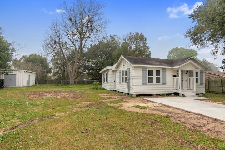 Renovated 3br/1ba House On Large Lot - Lake Charles, LA