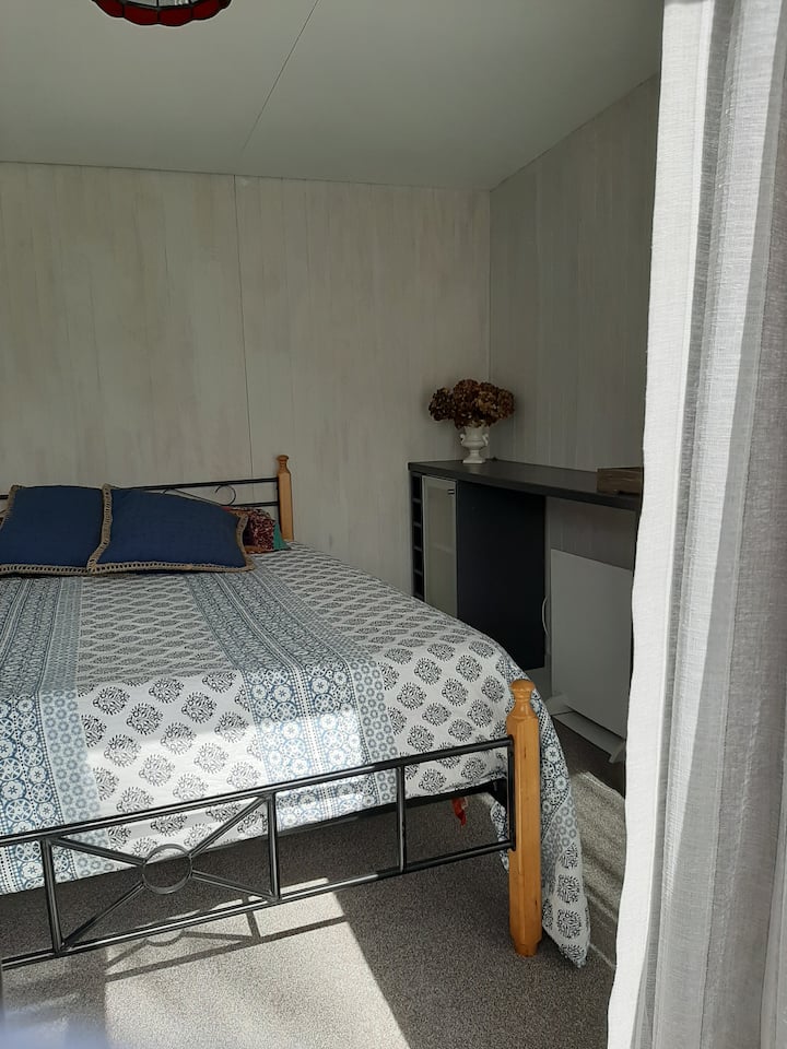 Athenree Roost. - New Zealand