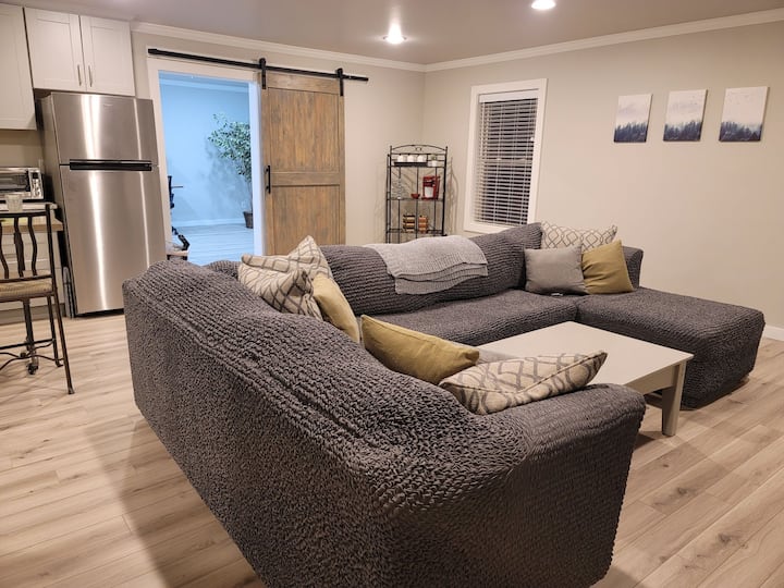 Shady Pine Daylight Basement Apartment - Cumming, GA
