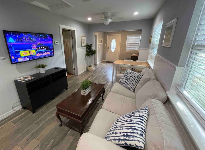 The Guest Spot In Seminole Heights, Tampa - Tampa