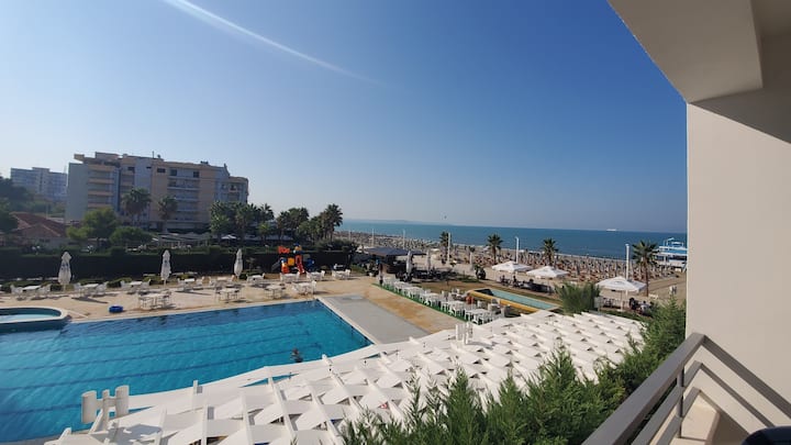 Sunny Apartment - Durrës