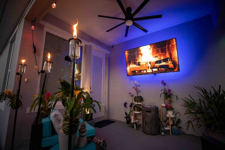 Downtown Orlando’s Modern Zen Home With Hot Tub - Winter Park, FL