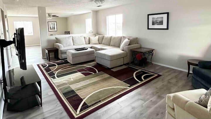 Spacious Modern 4bd 5 Bed Family Friendly Gem - Rio Rancho, NM