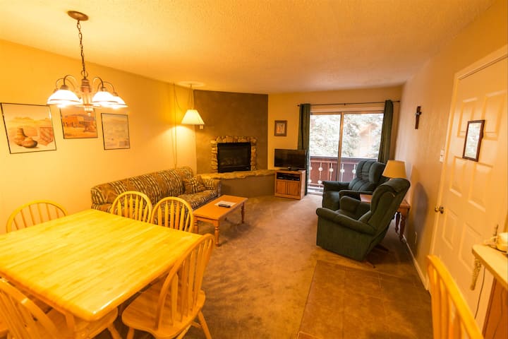 20c - 3 Bedroom Condo 1 3/4 Bathroom - Taos Ski Valley, NM
