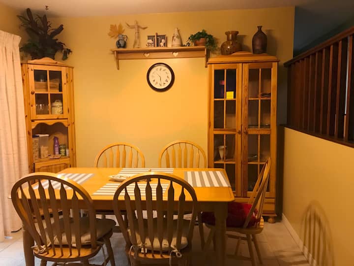 A Comfortable Private Room - Surrey