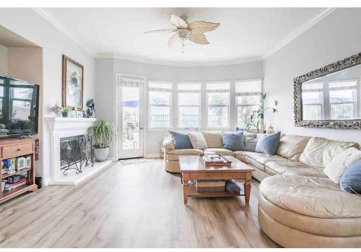Luxurious 3100sf  Home, Across From Park Hyatt - Encinitas, CA