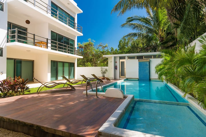 Acacia Condos - Riviera Maya