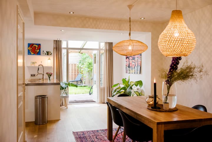 Private Stylish Apartment With Garden In The Pijp - 암스테르담