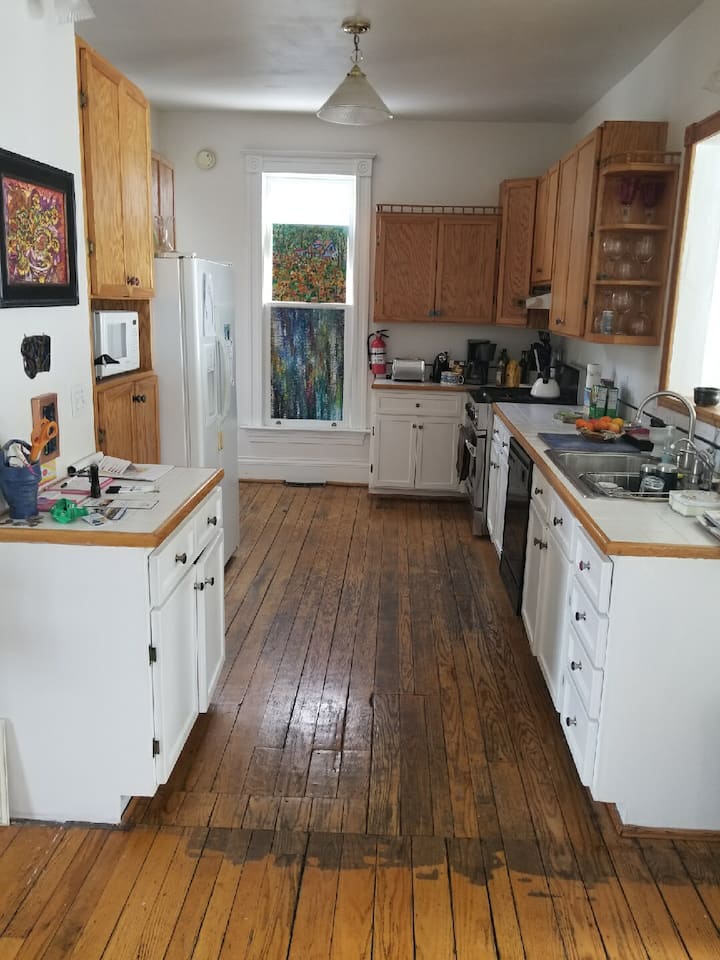 Captain's Quarters King Bed - Petoskey, MI