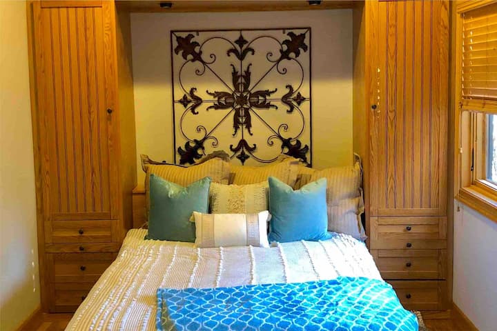 Luxurious Private Qn Rm/25m To Purg/trolley Access - Durango, CO