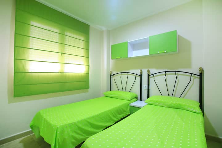 Apartamento En Playa De Bellreguard Con Aire - Miramar, España