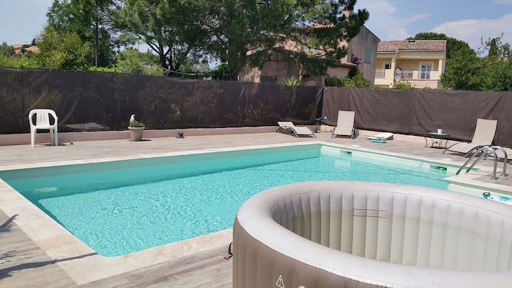 Logement  Dans Rez De Villa Non Fumeur Proche Mer - Plage de Saint-Aygulf