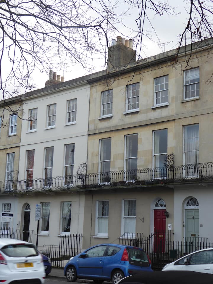 Rooms With A View, Cheltenham - チェルトナム