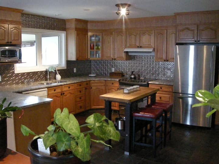 Spacious, Modern Vacation Home - Fernie