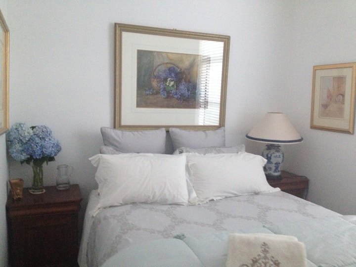 Cbd Home, 180° View - Blue Room - Wellington