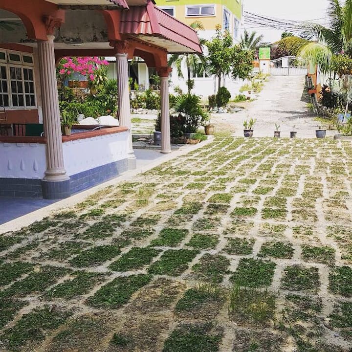 Inap Desa Uyun Valle <Homestay Stop Operating> - Cyberjaya