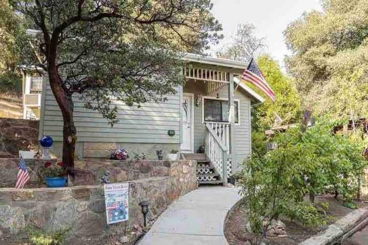 Banner Country Cottage - ジュリアン, CA