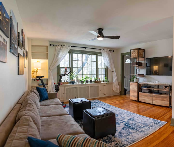 Vintage Village Home In The Heart Of New Paltz - New Paltz, NY