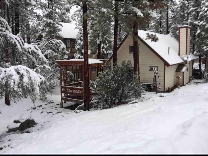 Charming Cabin By The Forrest - Big Bear Lake, CA