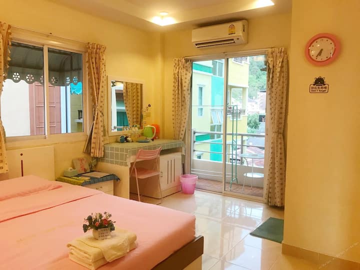 Phuket So Sweet Home 阳台山景大床房03 - Patong Beach