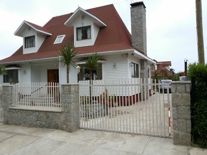 Arriendo Casa Con Piscina, Sector Tranquilo 140000 - Algarrobo