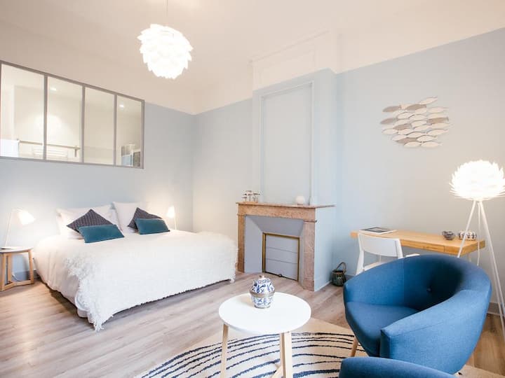 Lestuaire Est Une Chambre à Lesprit Marin - Pauillac