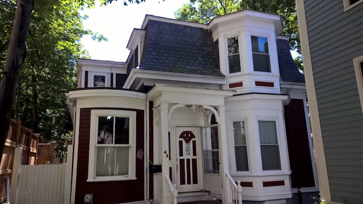 Gamma Room @ Ccvp In Harvard Sq - Boston, MA