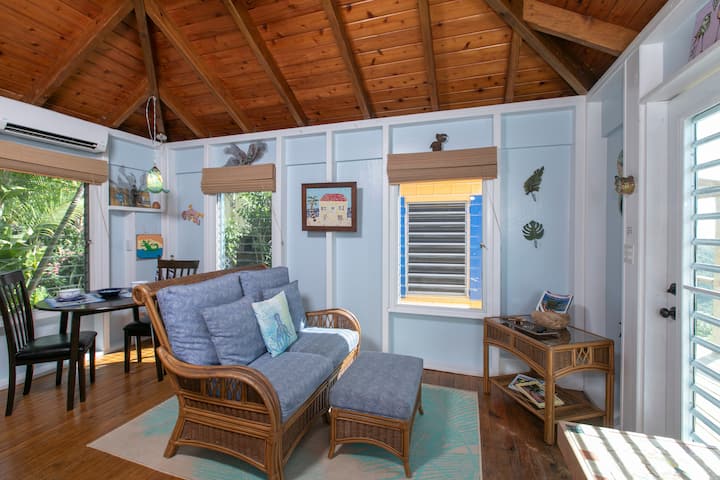 Bon Bini Cottage - Full Ac, Solar Power W/ Battery Back-up, & Hot Tub! - East End