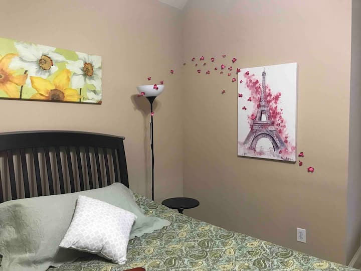 1. Guest Apartment With A Yard. - Irving, TX