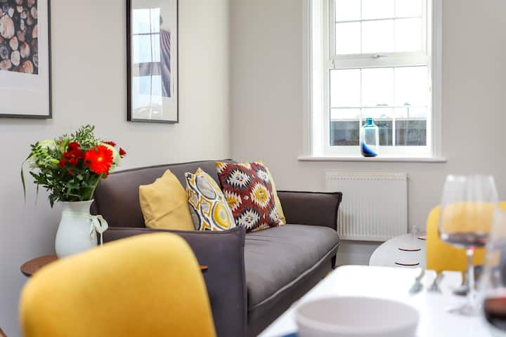 Beautiful Executive Apartment 3 - Andover