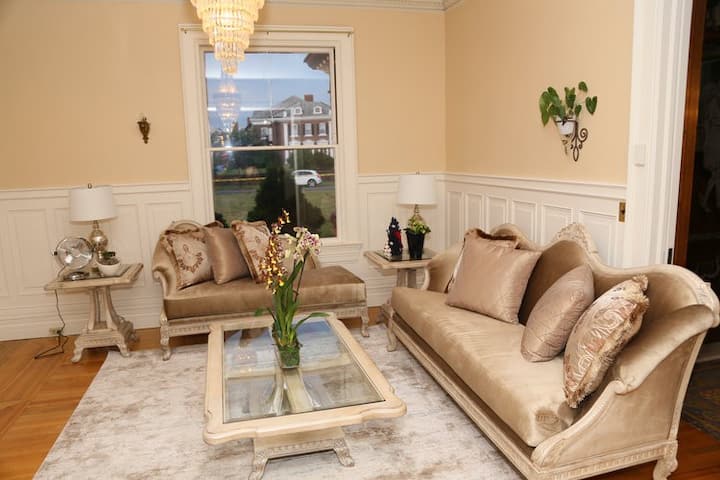 Chester At Historic Valentine Mansion - Springfield, MA