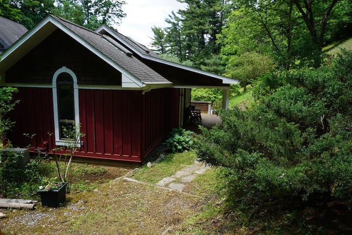 Sam's Cottage - Weaverville, NC